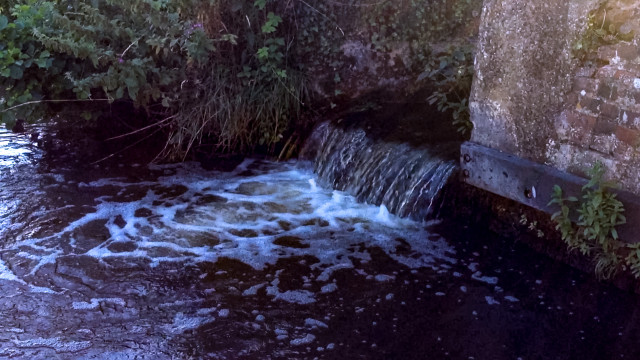 How to model a weir - Kathy Millatt Modelling