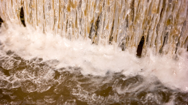 How to model waterfall froth and foam