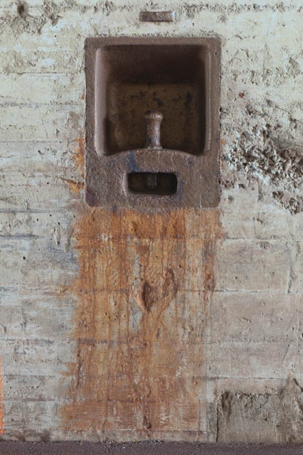 How to Paint Rusty Concrete - Kathy Millatt Modelling