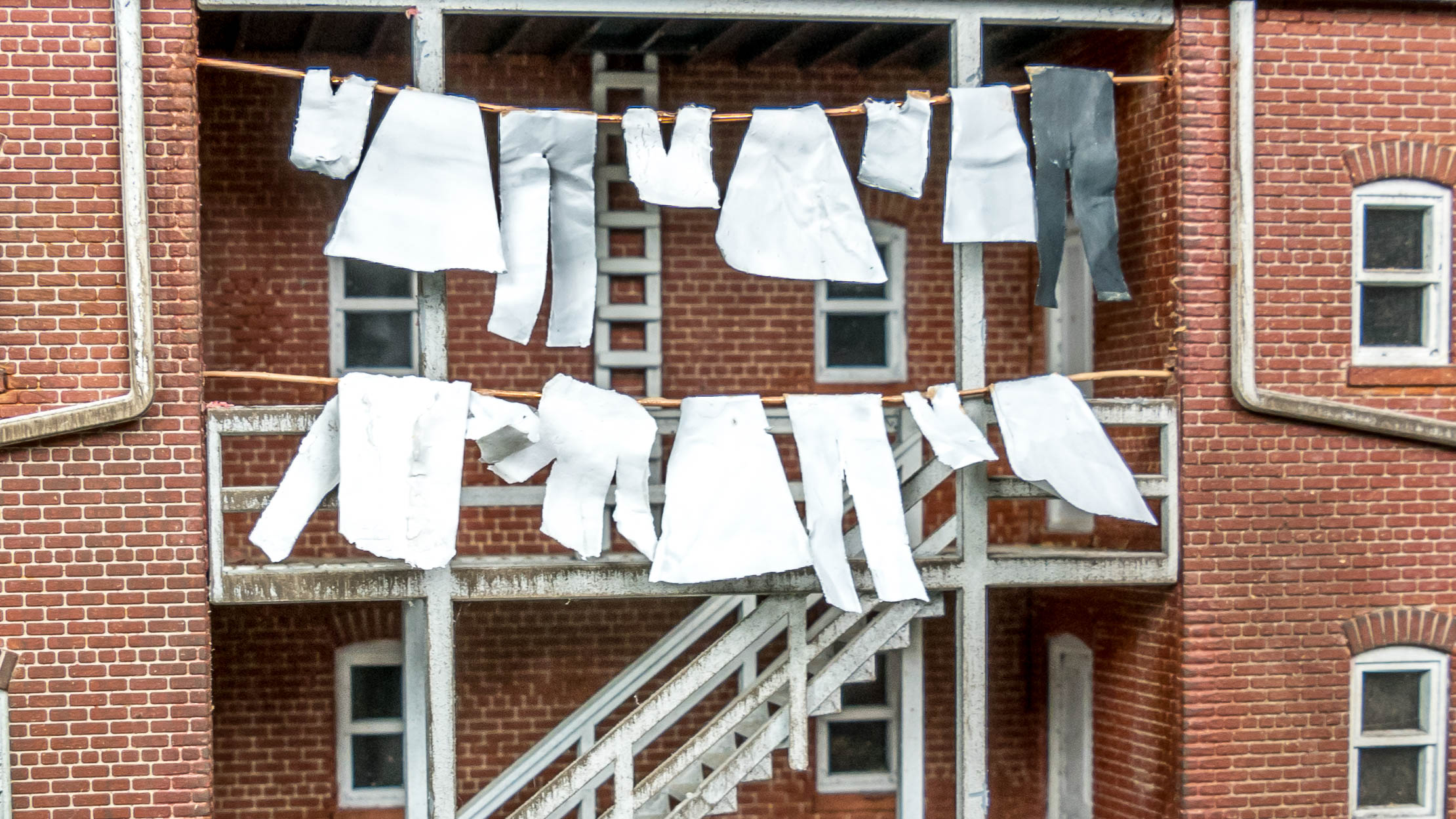 How to Model Washing or Laundry Lines - Kathy Millatt Modelling